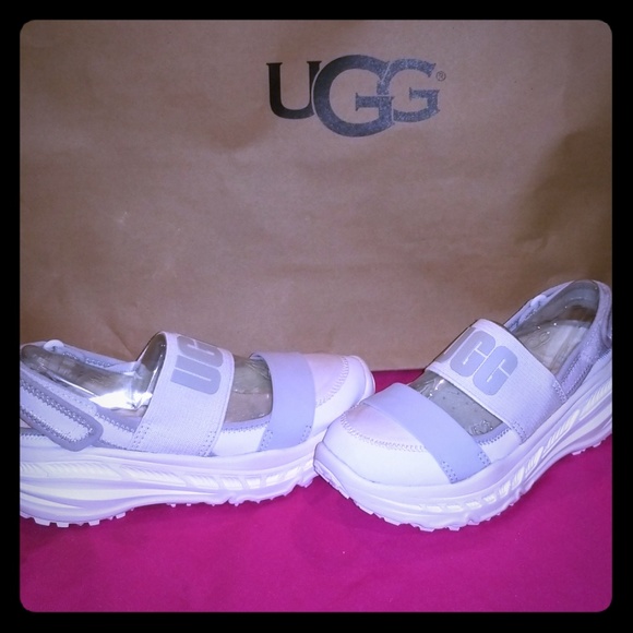 UGG | Shoes | Ugg Runner | Poshmark
